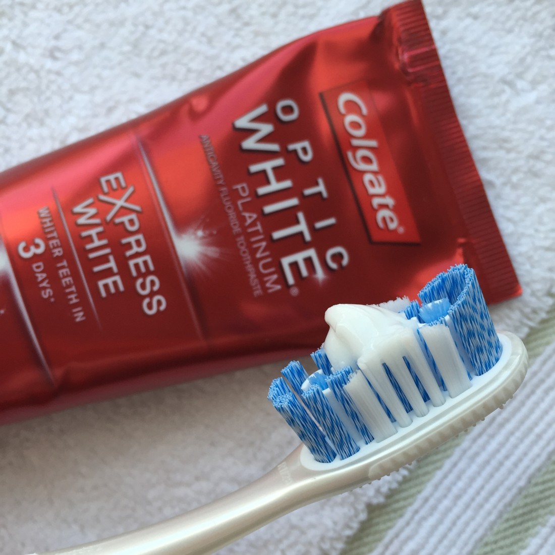 Creative Pairing: Coffee And Colgate® Express White! ☕ Roasted Beanz